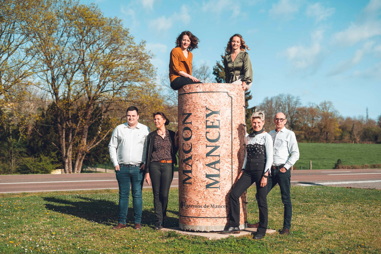EQUIPE - La cave des Vignerons de Mancey à Tournus, en Bourgogne